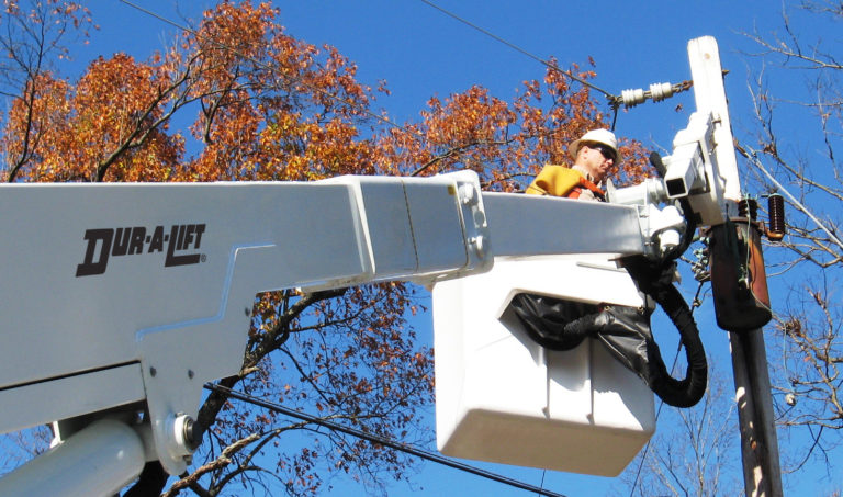 Electric Utility Bucket Trucks | Dur-A-Lift
