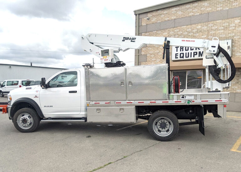 Sign, Lighting, and Traffic Bucket Trucks | Dur-A-Lift