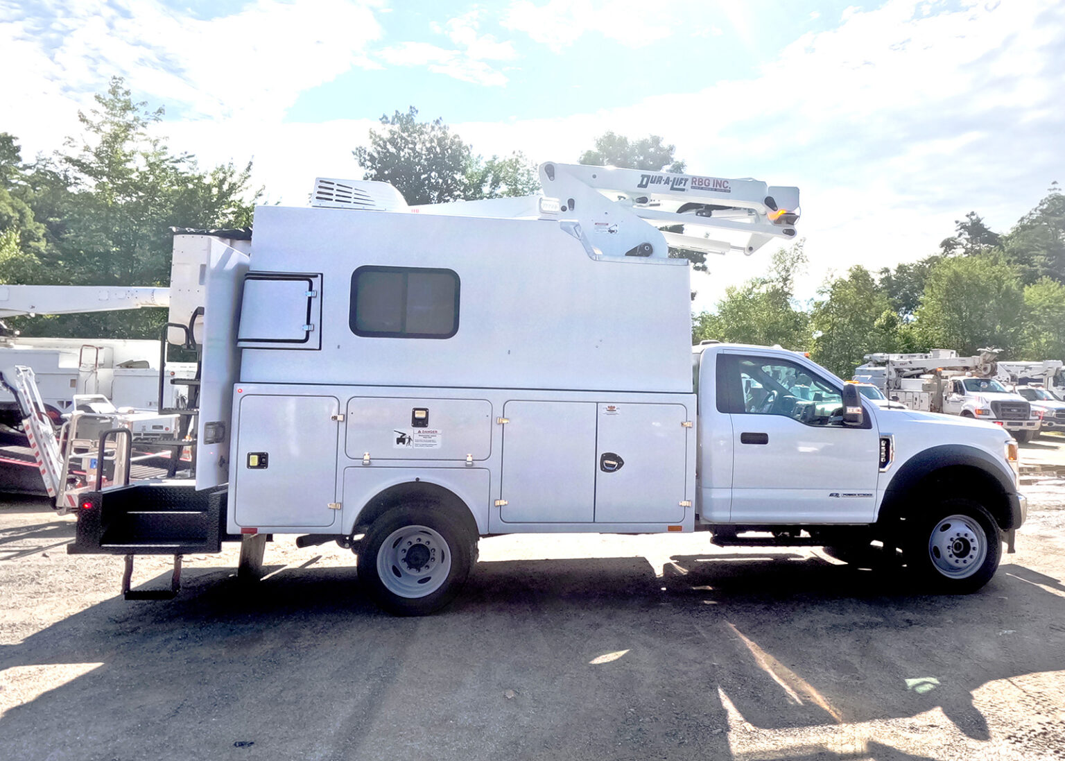 Fiber Optic Cable Splicing Bucket Truck Builds | Dur-A-Lift