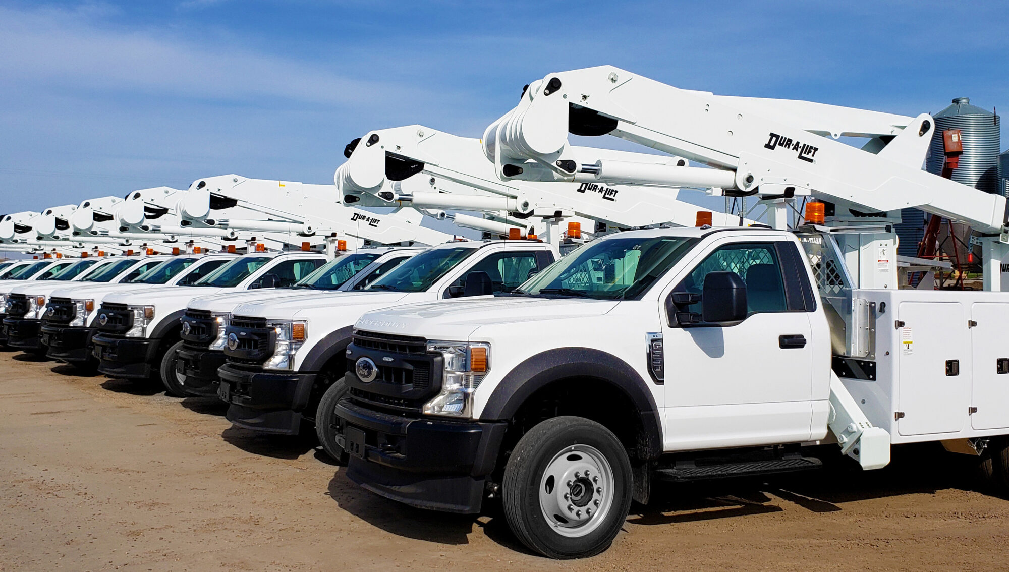 Home | Bucket Trucks | Dur-A-Lift | Made in the USA